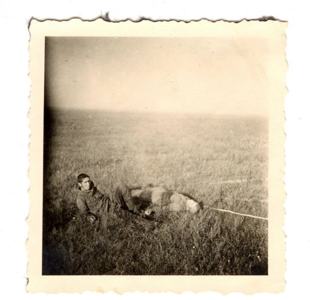 FOTO/PORTRAIT 1 TOTER & 1 Kriegsgefangener sowjetischer Soldat; Sommer ...