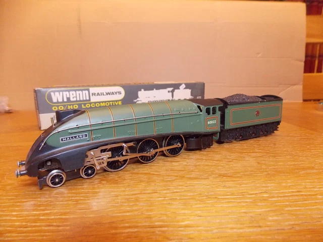 WRENN W2211 LNER A4 CLASS 4-6-2 LOCO No 60022 MALLARD BR Green Livery ...