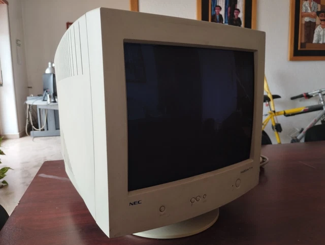 NEC MULTISYNC V700 CRT Monitor 17" EUR 100,00 - PicClick IT
