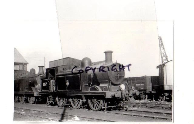 RAIL PHOTO SR LBSC 062t 32519 Three Bridges shed sussex crawley £2.49 ...