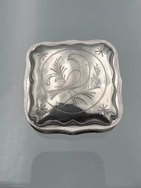 ANCIENNE BOITE pillule argent massif oiseaux gravé Pays-Bas Cornelis ...
