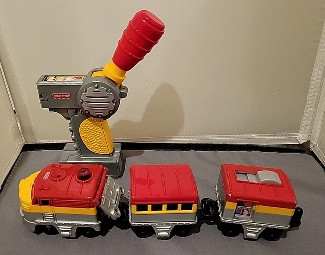 GEOTRAX PACIFIC CHIEF Engine Remote Control Train Red Yellow W both ...