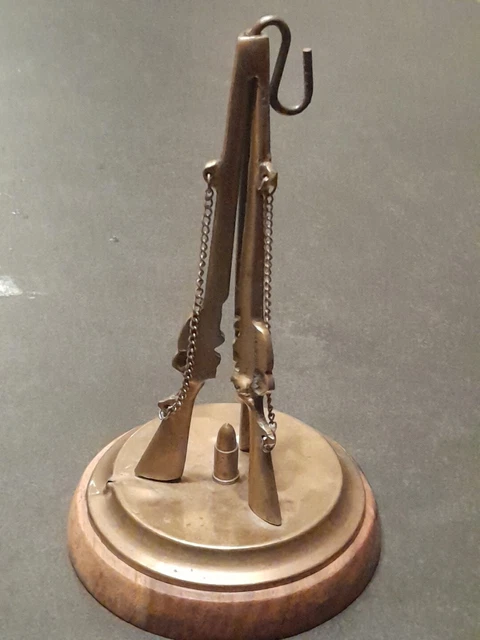 PORTE MONTRE MILITAIRE 3 fusils montés en faisceau en bronze sur socle ...