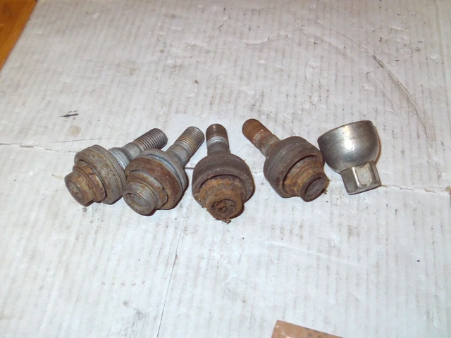 CITROEN C3 C4 Ds3 Peugeot Set Of 4 Wheel Locking Nuts And Key 1Ar1 £19. ...