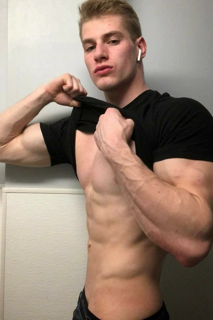 Shirtless Male Athletic Gym Jock Muscular Beefcake Cocky Hunk Man Photo