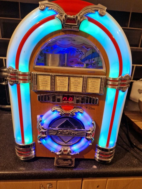 STEEPLETONE LIGHT UP Mini Jukebox Style CD Player with FM AM Radio And ...