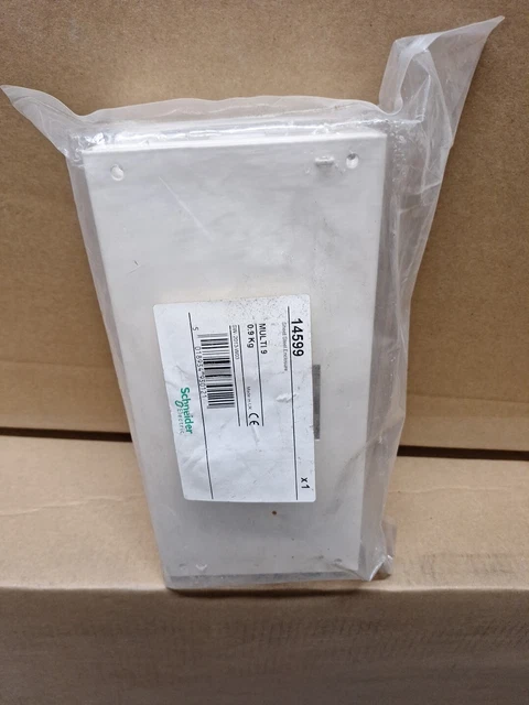 SCHNEIDER ELECTRIC 14599 Surface Enclosure 4 Way £53.00 - PicClick UK