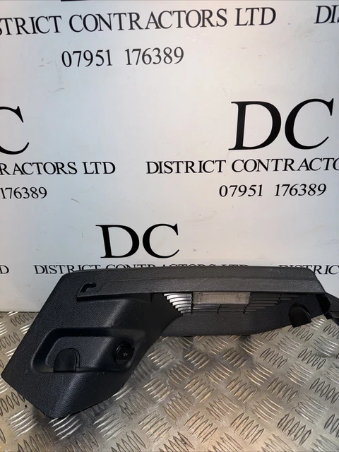 VW GOLF 1K Mk5 OS Right Boot Side Trim Parcel Shelf Retaining Bracket ...