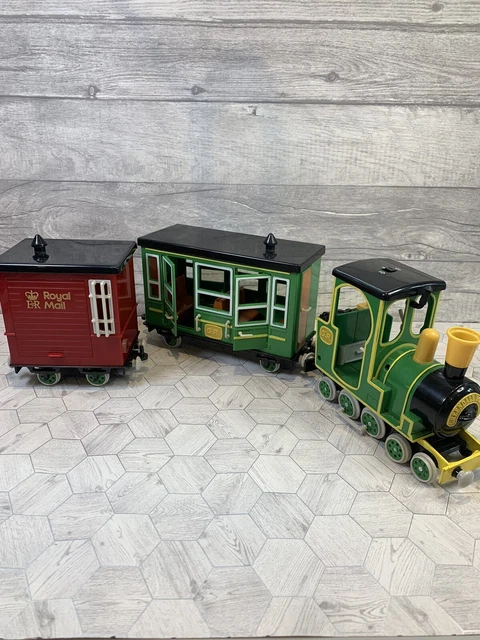 POSTMAN PAT TRAIN Motorised Greendale Rocket with Carriage £19.99 ...