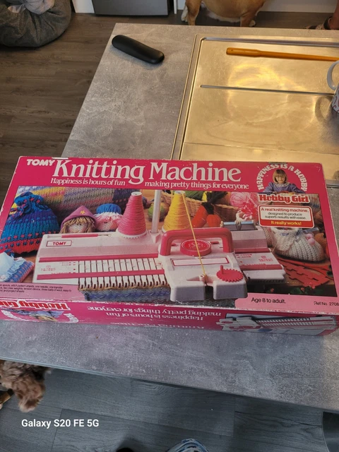 VINTAGE TOMY HOBBY Girl Knitting Machine - 1984, Made in Japan, Boxed £ ...