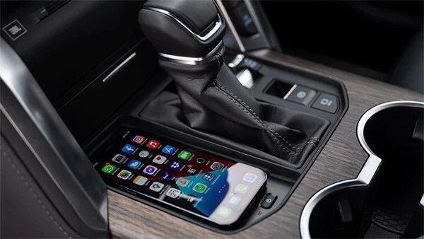 GENUINE TOYOTA LAND Cruiser 300 Series Wireless Smartphone Charger ...