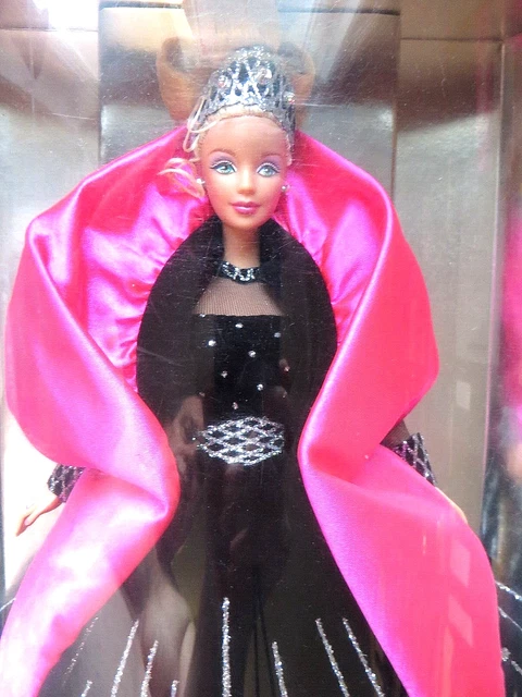 BARBIE HAPPY HOLIDAYS 1998 Barbie Doll Special Edition NRFB 20200 $36. ...