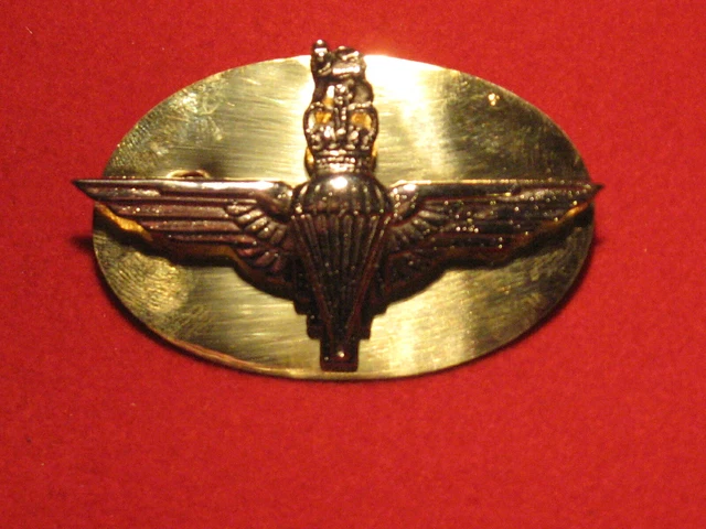 BRITISH ARMY PARACHUTE Regiment Para Cap Badge Qc And Backing Plate ...