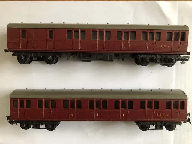TRIANG 00 GAUGE R120 Suburban Coaches. £10.00 - PicClick UK