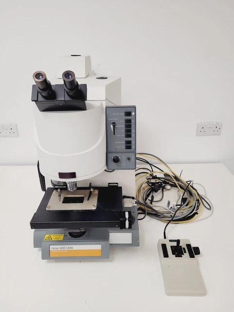 VARIAN 600 UMA FT-IR Sistema di microscopio con Varian 3100 FT-IR ...
