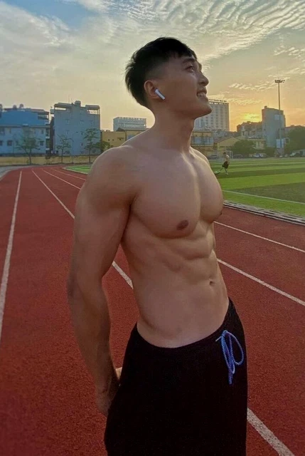 Shirtless Male Muscular Asian Athlete Track Sport Hunk Beefcake Photo 4x6 E671 Eur 402