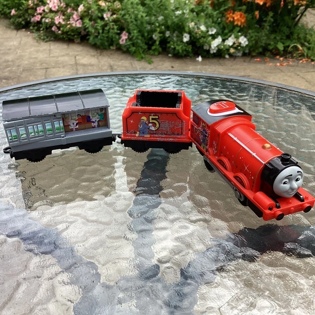 JAMES INTERACTIVE TALKING Trackmaster Motorized Battery Train Thomas ...