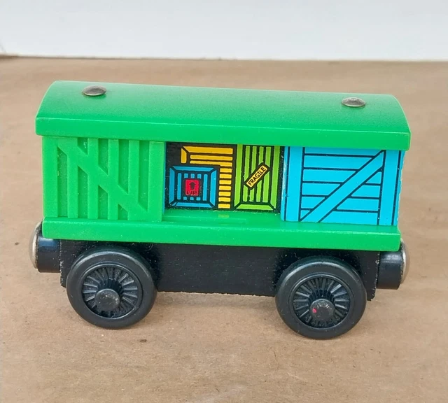 THOMAS & FRIENDS Holzeisenbahn Zug Tankkasten Wagen Möwe limitiert 2001 ...