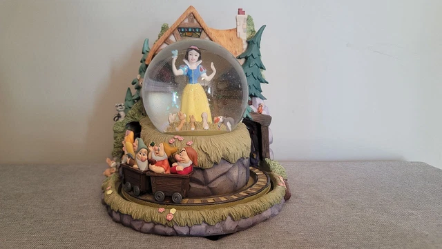 DISNEY SNOW WHITE 7 Dwarfs Cottage Train Musical ZIP-A-DEE-DOO-DAH Snow ...