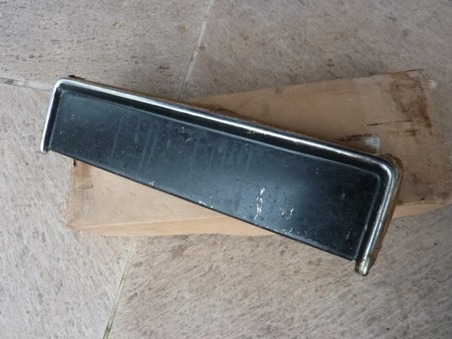 ROVER P5 3-LITRE Front bumper number plate box. NOS. Part no 279946. £ ...