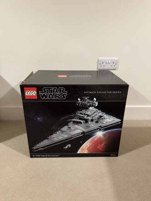 LEGO 75252 STAR Wars: UCS Imperial Star Destroyer - Retired - Used ...