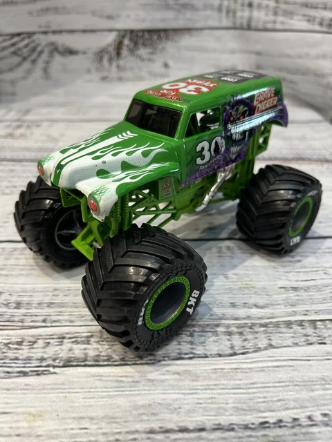 MONSTER JAM 30TH Anniversary Grave Digger 1:24 £14.99 - PicClick UK