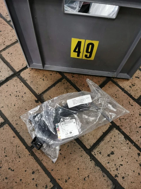 ORIGINAL OPEL GM Ball Mounting Bumper Right Insignia A 13238442 £21.67 ...