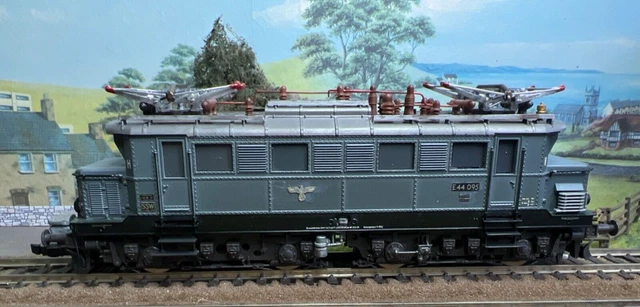 ROCO E 44 locomotive Repainted and WW2 detailing HO Train £59.95 ...