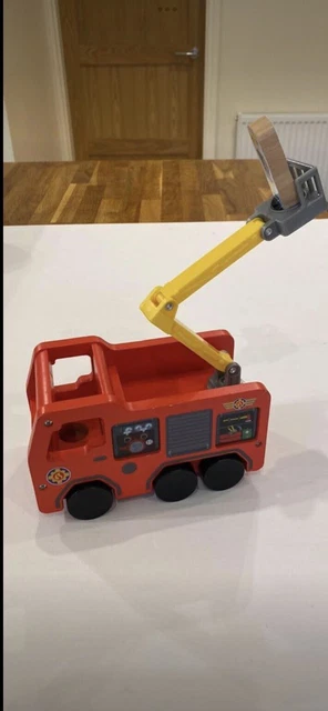 FIREMAN SAM WORLD of Wood Jupiter & Action Figure Fire Engine £3.50 ...