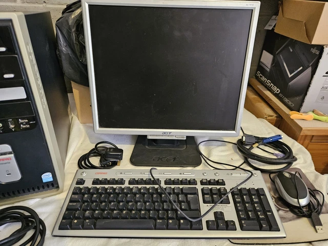 COMPAQ PRESARIO PC Tower - Monitor, Keyboard, Mouse And Speaker System ...