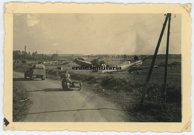 ORIG. FOTO MESSERSCHMITT Bf 110 bei franz. Flugzeug Wrack in Frankreich ...