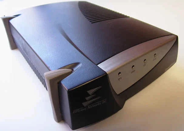 S-DSL MODEM EFFICIENT Network SPEED STREAM 5251 060-5651-005 SDSL 2B1Q ...