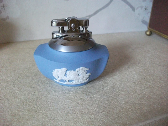 VINTAGE BLUE JASPERWARE Wedgwood Classical Scene Ronson Table Cigarette ...