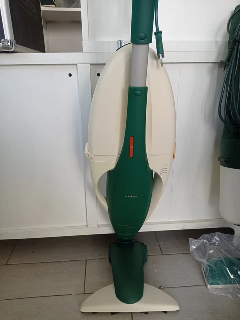 FOLLETTO VK130 VK131 Aspirapolvere Garantito Spazzola Con Ruote Sacchi ...