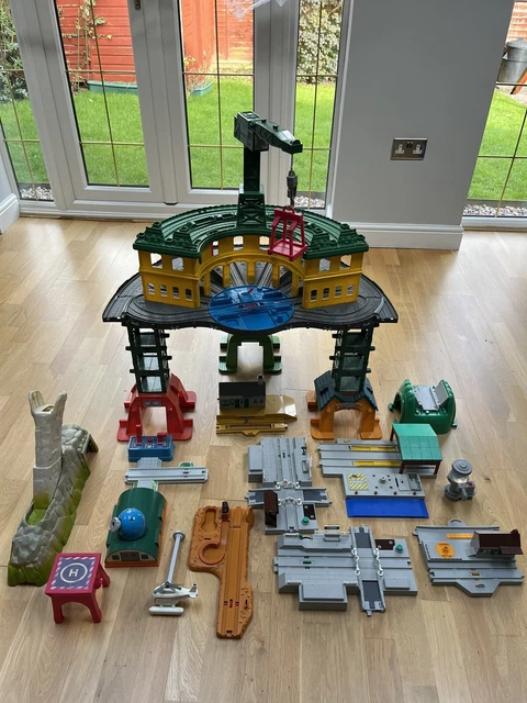 THOMAS THE TANK Engine Super Station and track, Plus Other Tracks ...