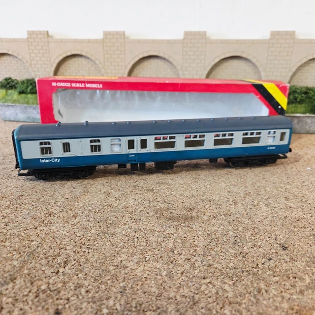 HORNBY RAILWAYS OO Gauge R922 Mk.2 Br Blue / Grey Brake Coach Free Post ...