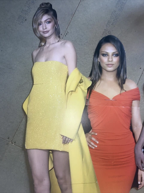 4 LIFESIZE CARDBOARD Cutout / Standee-Dis Lippa, Sophie Turner, Mila ...