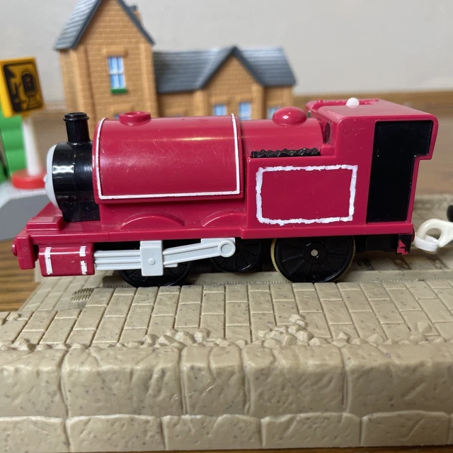 THOMAS & FRIENDS TrackMaster Train Skarloey Motorized Engine Flip Top ...