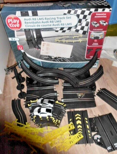 PLAYTIVE® LOOPING RENNBAHN Set, 2x Audi R8 LMS Rennwagen, ähnlich Artin ...