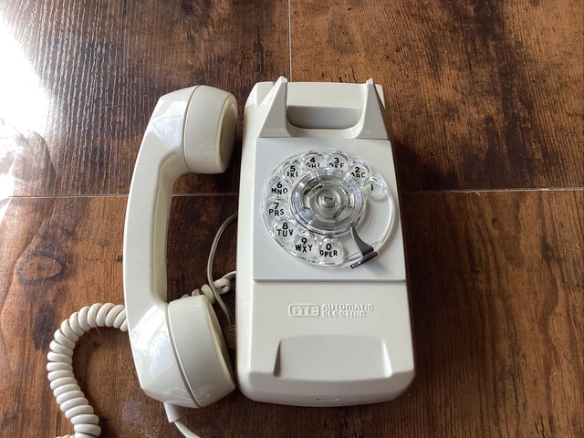 VINTAGE RARE GTE Wall Mount ROTARY Dial TELEPHONE PHONE Ivory Almond ... VINTAGE RARE GTE Wall Mount ROTARY Dial TELEPHONE PHONE Ivory Almond ...