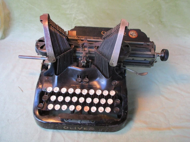 -OLIVER 'BATWING' TYPEWRITER EARLY 1900s, WORKING BUT IN NEED OF ...