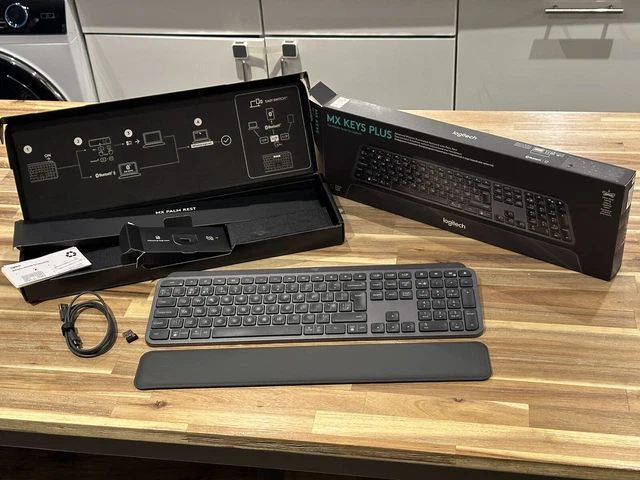 LOGITECH MX KEYS Plus Wireless Illuminated Keyboard - Black - Qwerty UK ...