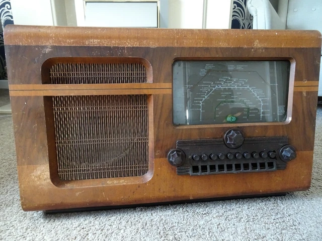 ANTIQUE ART DECO 1930's Oak Cased RGD Radio Model 166 with Bakelite ...