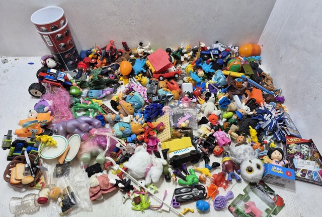 HUGE LOT OF Kids Toys Miniature Action Figures Boys/Girls/Resell ...