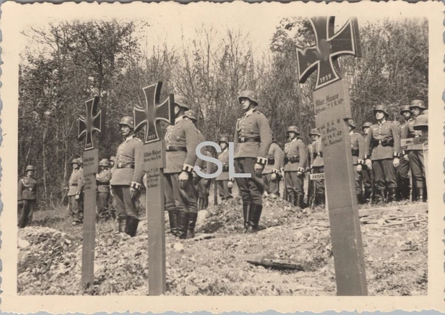 FOTO, MG.-BATL. 14, Beisetzung, Friedhof, Bar-le-Duc, Frankreich, 1942 ...