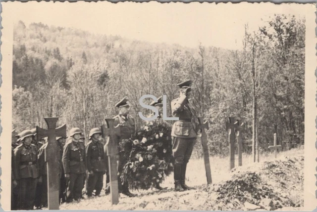 FOTO, MG.-BATL. 14, Beisetzung, Friedhof, Bar-le-Duc, Frankreich, 1942 ...