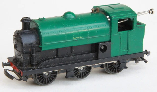 VINTAGE TRI-ANG 00 Gauge 0-6-0 Clockwork Tank Engine, Untested ( No Key ...