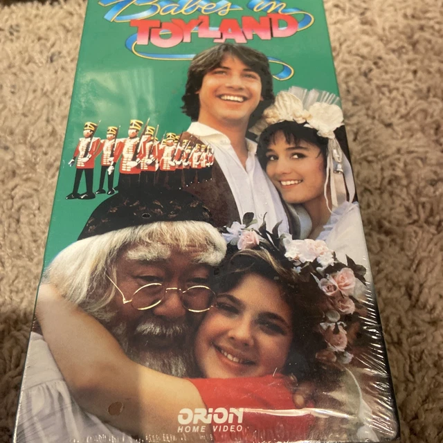 BABES IN TOYLAND (VHS) Drew Barrymore, Keanu Reeves, Clive Donner, New ...