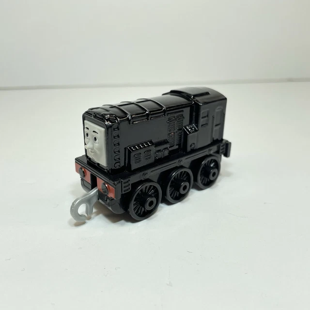 THOMAS TANK ENGINE & Friends TRACKMASTER PUSH ALONG Train - DIESEL £4. ...