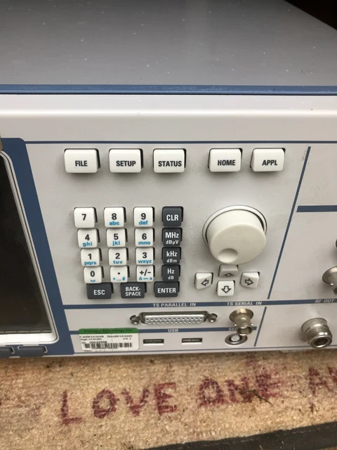 SYSTÈME DE TEST de diffusion SFU Rohde & Noir 100 kHz - 3 GHz W/Opt B3 ...